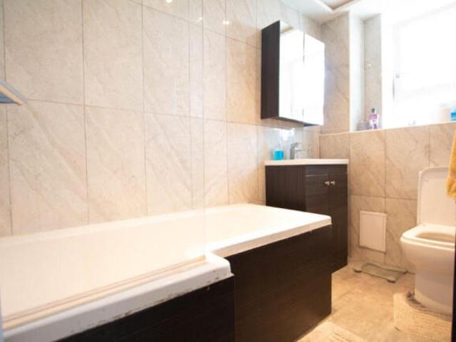3 bedroom apartment for rent in Banks House, London, SE1