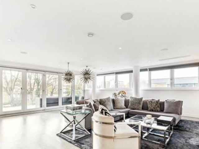 3 Bedroom Apartment For Rent In Barnes, London