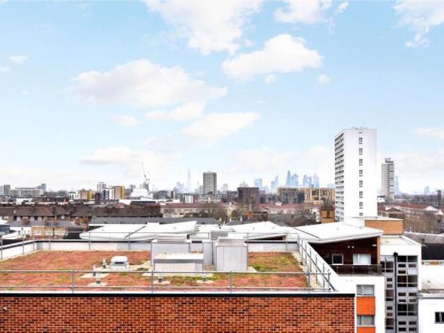 3 bedroom apartment for rent in Barry Blandford Way, Limehouse Cut, London, E3