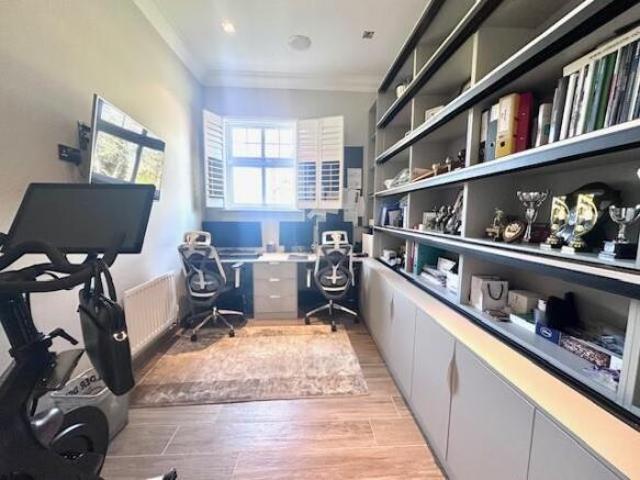 3 bedroom apartment for rent in Beech Hill, Barnet, EN4