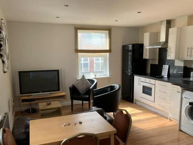 3 Bedroom Apartment For Rent In Beeston