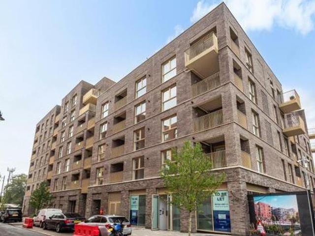 3 Bedroom Apartment For Rent In Berkshire