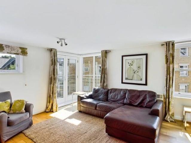 3 bedroom apartment for rent in Bingley Court, Canterbury, CT1