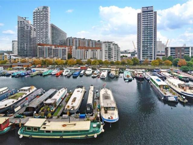 3 bedroom apartment for rent in Boardwalk Place, Canary Wharf, London, E14