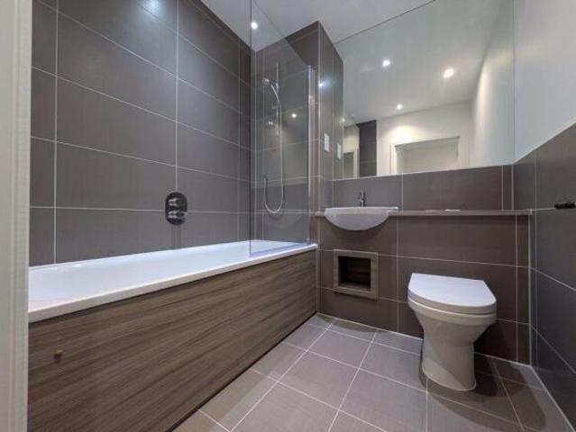 3 bedroom apartment for rent in Bollo Lane, Acton, W3