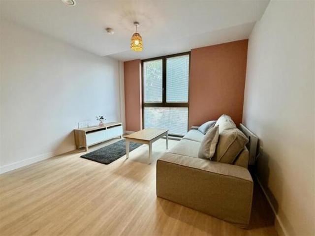 3 bedroom apartment for rent in Botanical Avenue, Stretford, M16