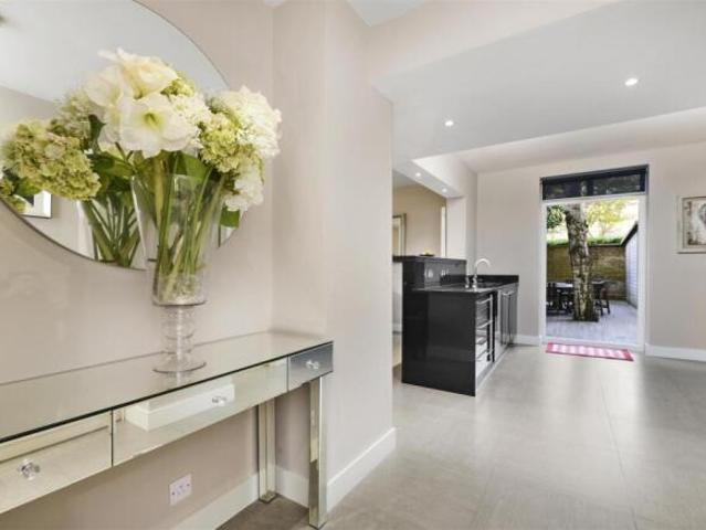3 bedroom apartment for rent in Boydell Court, St John's Wood NW8