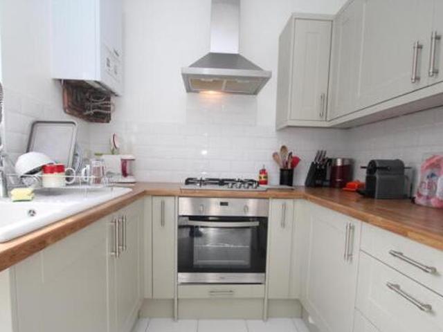 3 Bedroom Apartment For Rent In Bromley