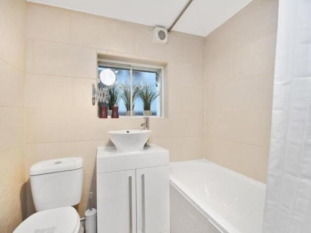 3 bedroom apartment for rent in Brondesbury Park, London, NW2