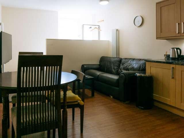 3 bedroom apartment for rent in Broughton, Edinburgh