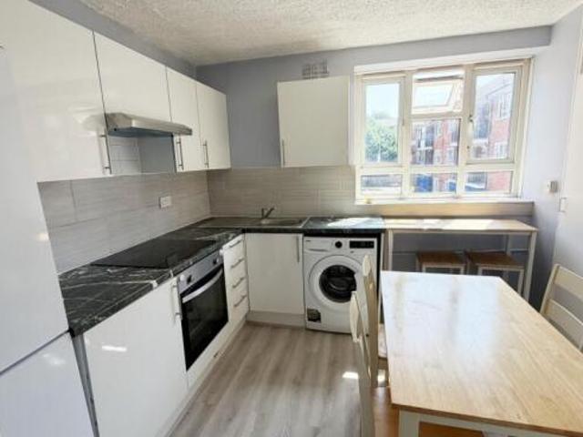 3 bedroom apartment for rent in Browning House, Shakspeare Walk, N16
