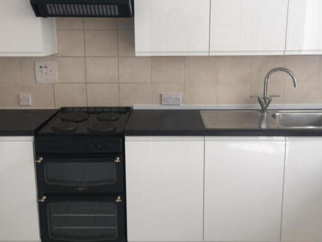 3 bedroom apartment for rent in Culmore Road, London, SE15