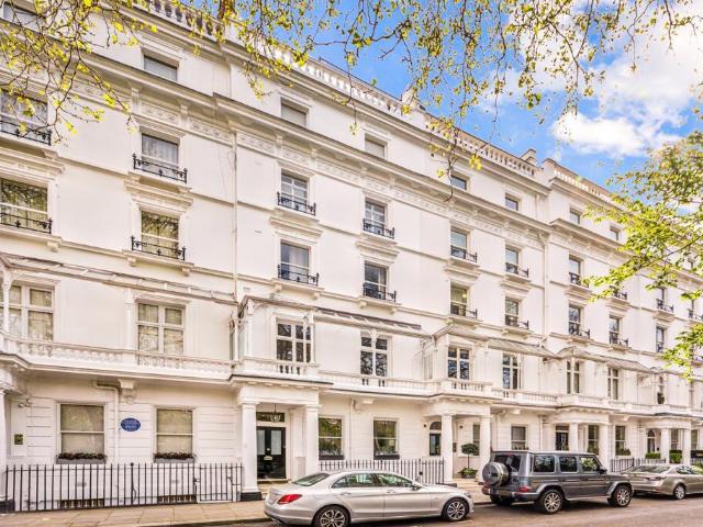 3 bedroom apartment for rent in Cadogan Place, Belgravia, SW1X