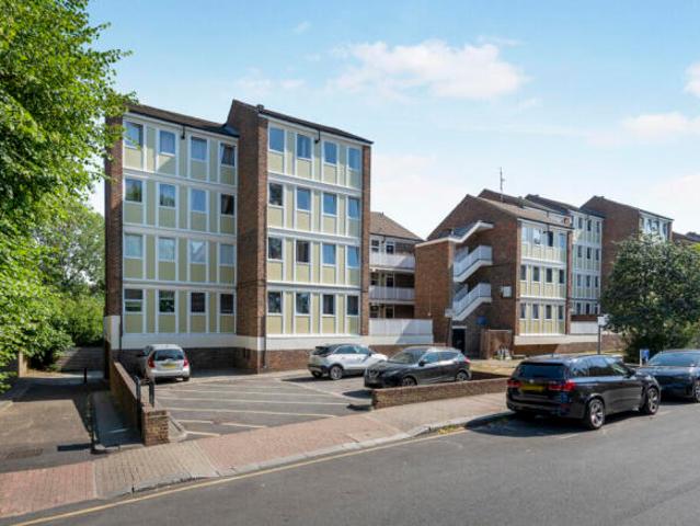 3 bedroom apartment for rent in Cambalt Road, London, SW15