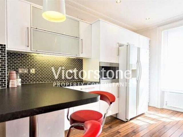 3 Bedroom Apartment For Rent In Camden, London