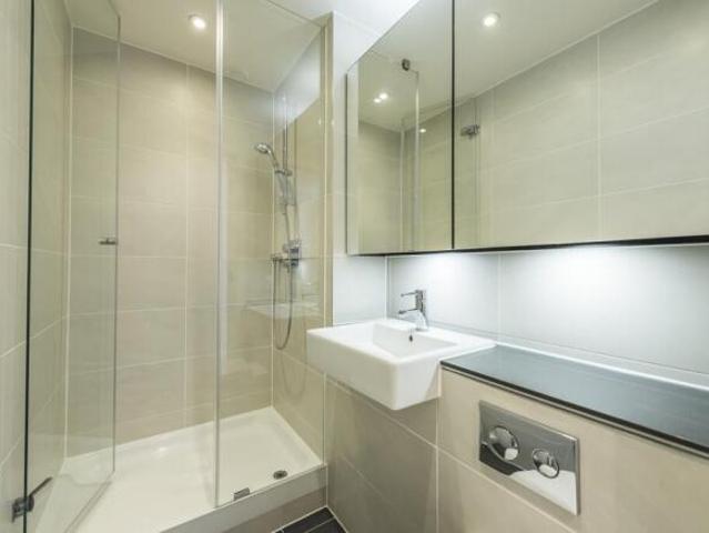 3 bedroom apartment for rent in Camley Street London N1C