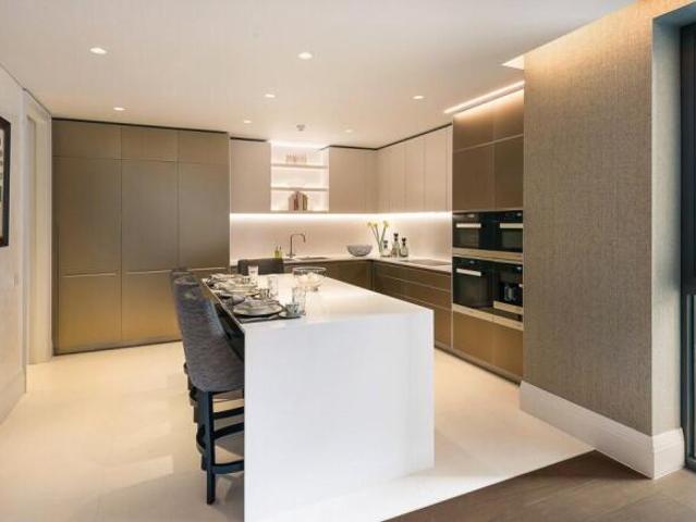 3 bedroom apartment for rent in Campden Hill, London, W8