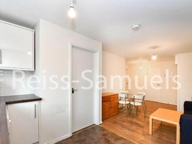 3 Bedroom Apartment For Rent In Canary Wharf,london