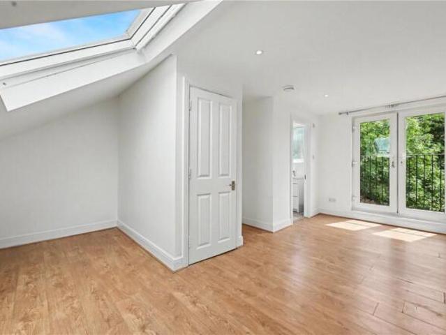3 bedroom apartment for rent in Casselden Road, London, NW10