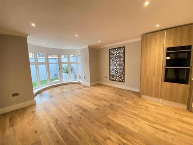 3 bedroom apartment for rent in Castlebar Road, Ealing, W5