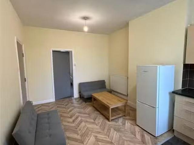 3 bedroom apartment for rent in Carlyle Road, Edgbaston, Birmi.