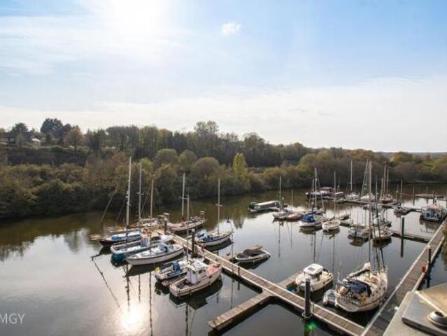 3 bedroom apartment for rent in Catrine House, Victoria Wharf, Cardiff Bay, CF11