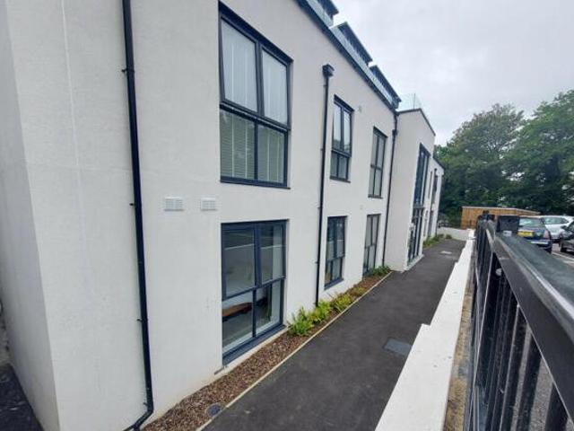 3 Bedroom Apartment For Rent In Centenary Way, Penzance