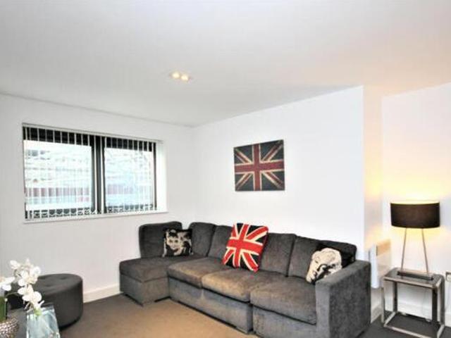 3 Bedroom Apartment For Rent In Chapel Street, Manchester