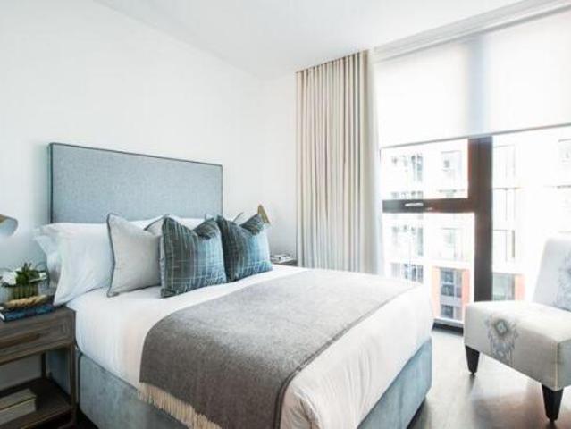 3 bedroom apartment for rent in Charles Clowes Walk, London, SW11