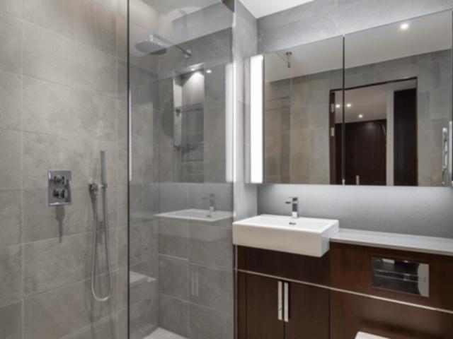3 bedroom apartment for rent in Charles Clowes Walk, London, SW11