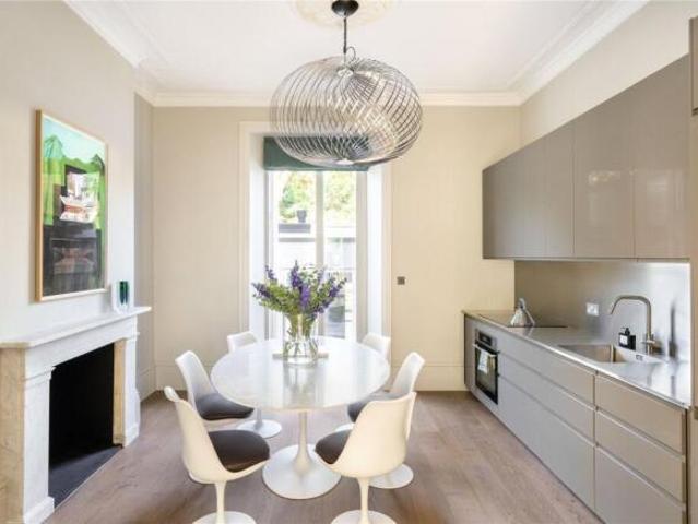 3 bedroom apartment for rent in Chepstow Place, Notting Hill, W2