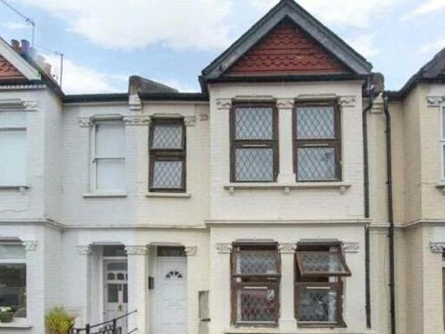 3 Bedroom Apartment For Rent In Chiswick