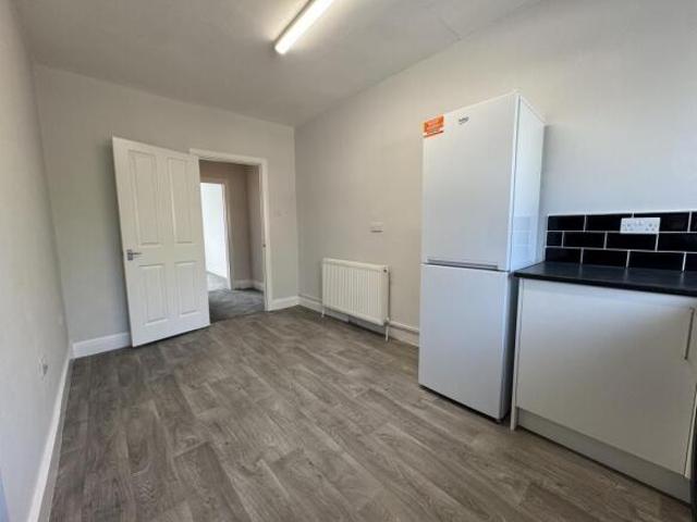 3 bedroom apartment for rent in Church Lane, London, NW9
