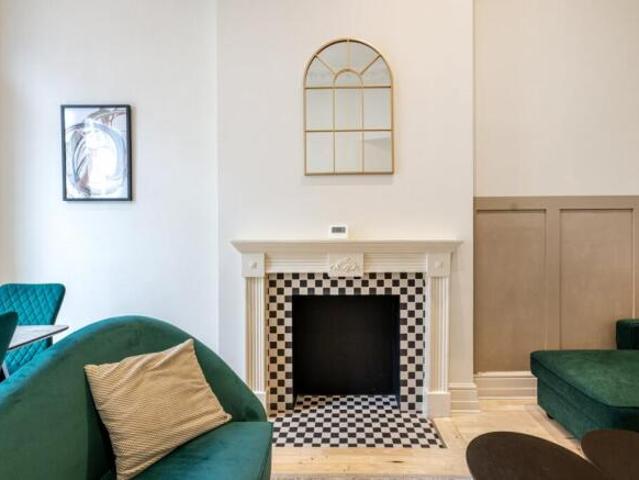 3 bedroom apartment for rent in Clanricarde Gardens, W2