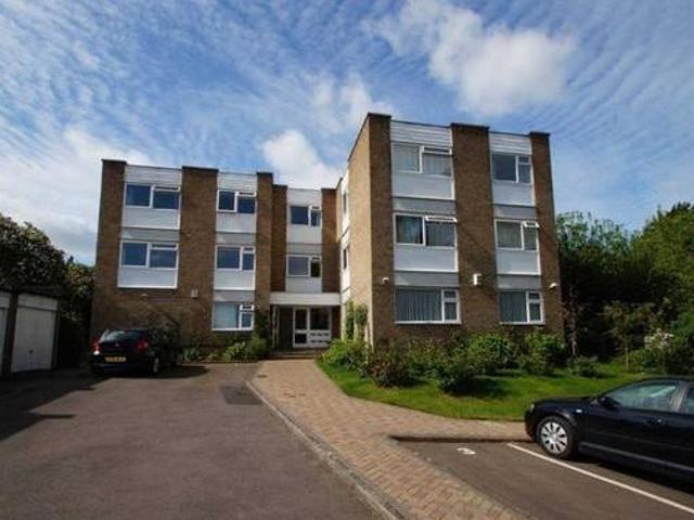 3 bedroom apartment for rent in Close to the High Street HP4