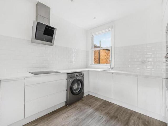 3 bedroom apartment for rent in Clovelly Road Chiswick, W4