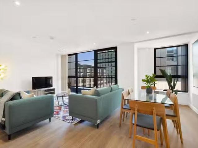 3 bedroom apartment for rent in Cooper House, B5