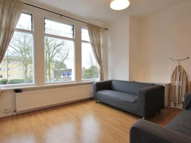 3 bedroom apartment for rent in Colney Hatch Lane, Muswell Hill, London, N10