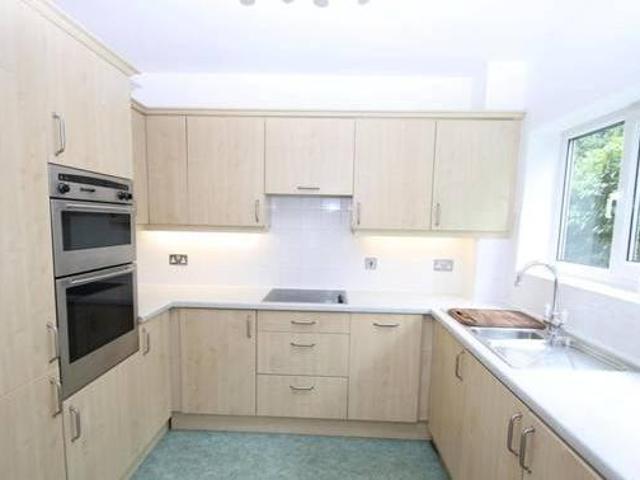 3 bedroom apartment for rent in Coleridge Court AL5