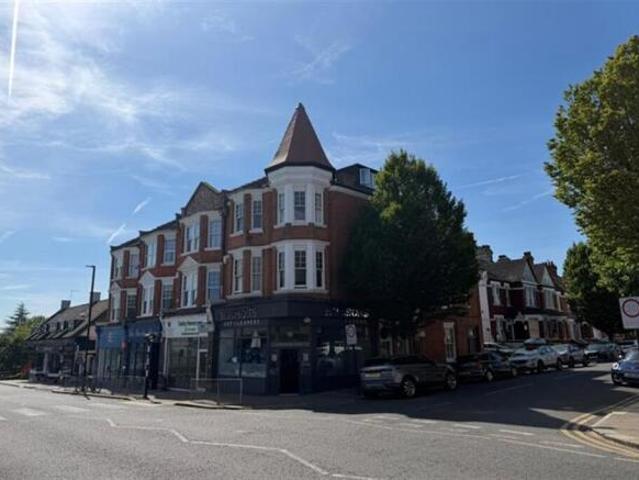 3 bedroom apartment for rent in Compton Road, Winchmore Hill Station, London, N21