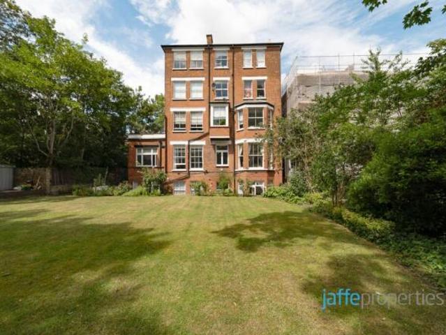 3 bedroom apartment for rent in Compayne Gardens, London, NW6