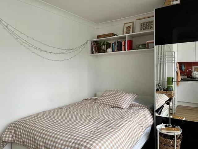 3 bedroom apartment for rent in Corringham Rd, Golders Green, NW11