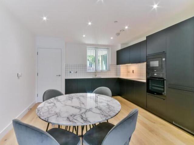 3 bedroom apartment for rent in Cotton Street, London, E14