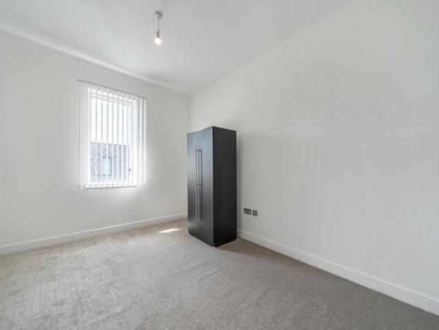 3 bedroom apartment for rent in Creative Road London SE8