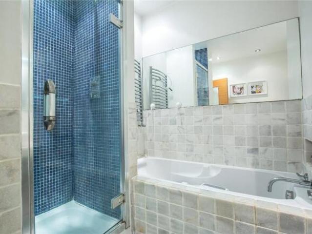 3 bedroom apartment for rent in Crescent Road, London, N3