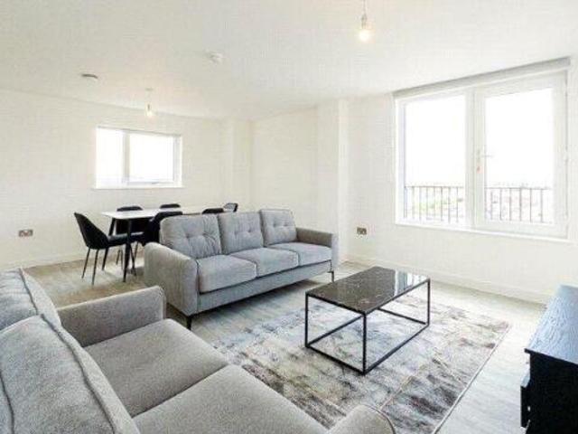 3 bedroom apartment for rent in Cropley Street, London, N1