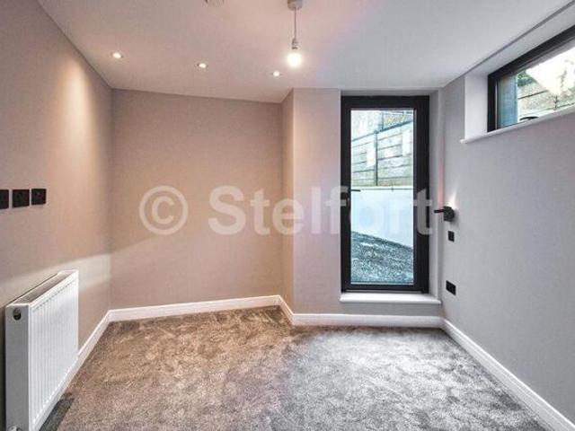 3 bedroom apartment for rent in Crownage Close, London, E7