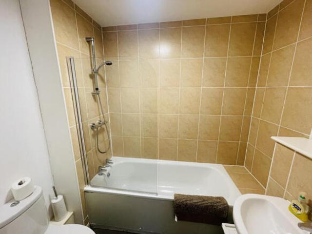 3 bedroom apartment for rent in Derwent Street, Salford, M5