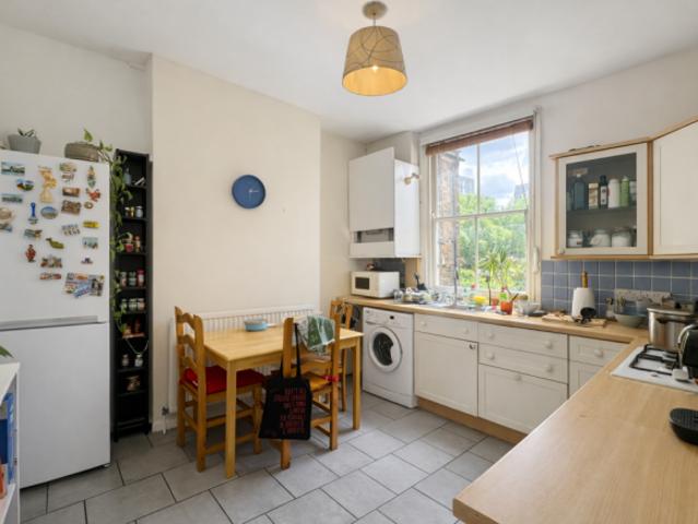 3 bedroom apartment for rent in Disraeli Road, Wandsworth, London, SW15
