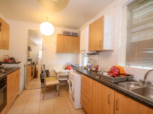 3 bedroom apartment for rent in Doddington Grove, London, SE17